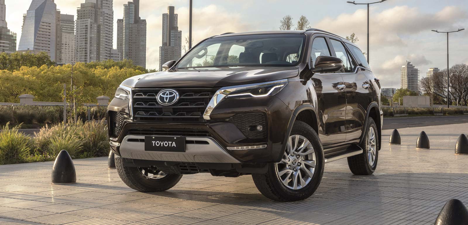 SW4 - Toyota - Toyota Tsusho